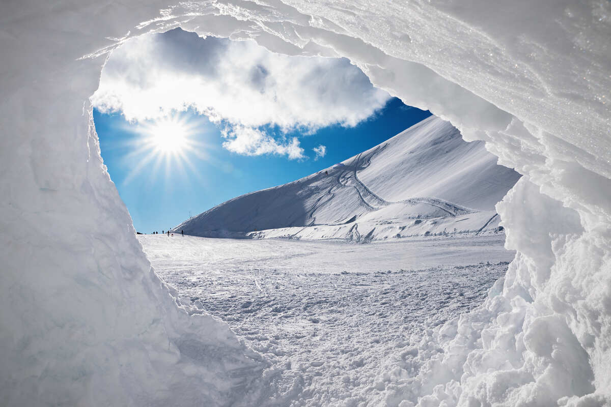 The 7 Dangers of Snow Caves and How to Avoid Them - Survival Freedom