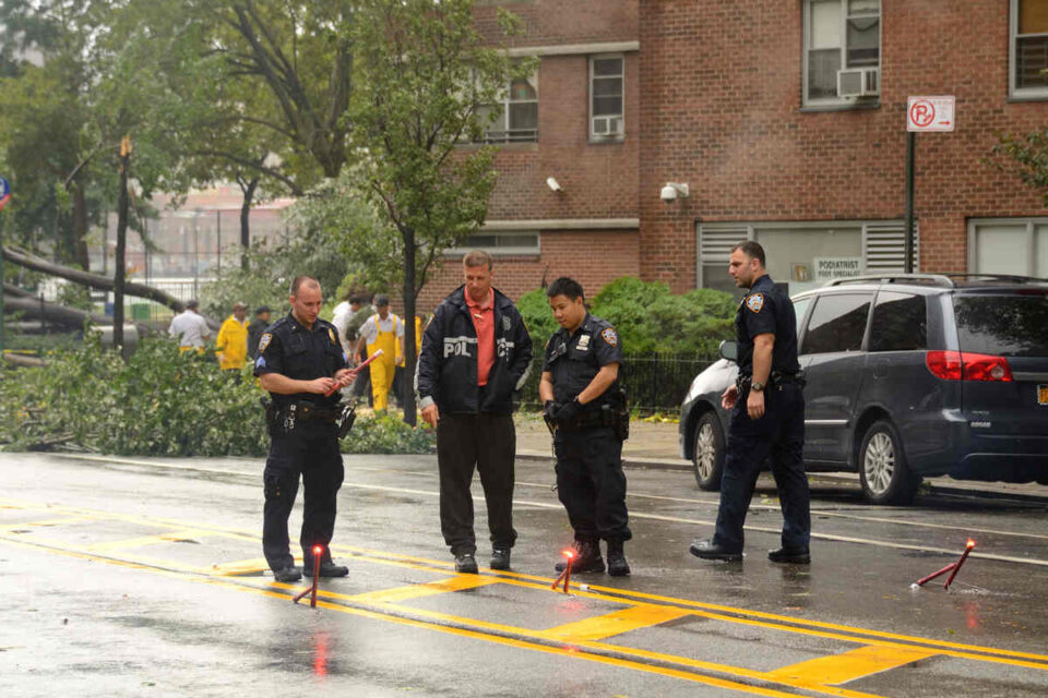 Are Emergency Flares Waterproof? (Which Type Should to Use) - Survival ...