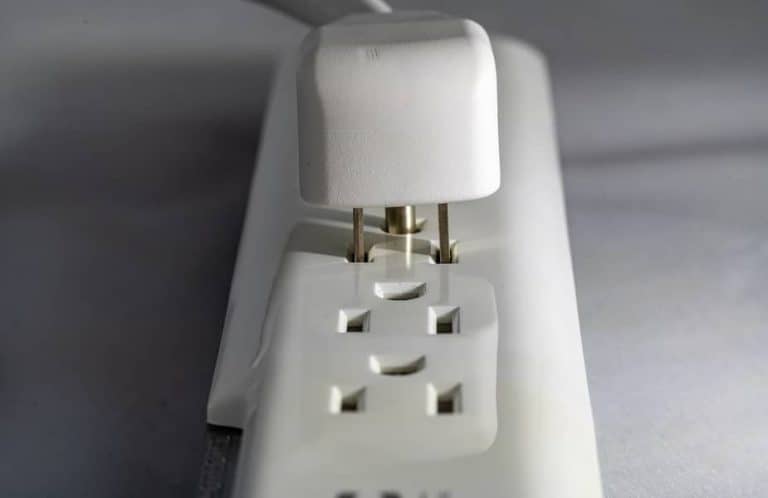 How to Know if Power Strip Is Bad | 5 Things to Look For - Survival Freedom