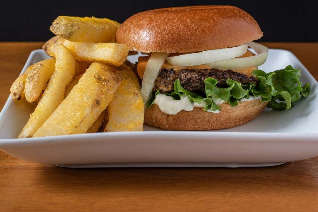 What Are the Best Onions for Burgers? It Depends - Survival Freedom