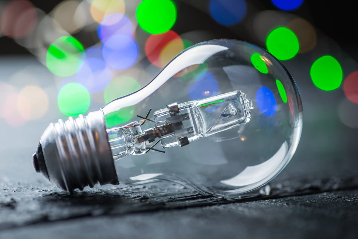 Can I Replace an Incandescent Bulb With a Halogen? - Survival Freedom