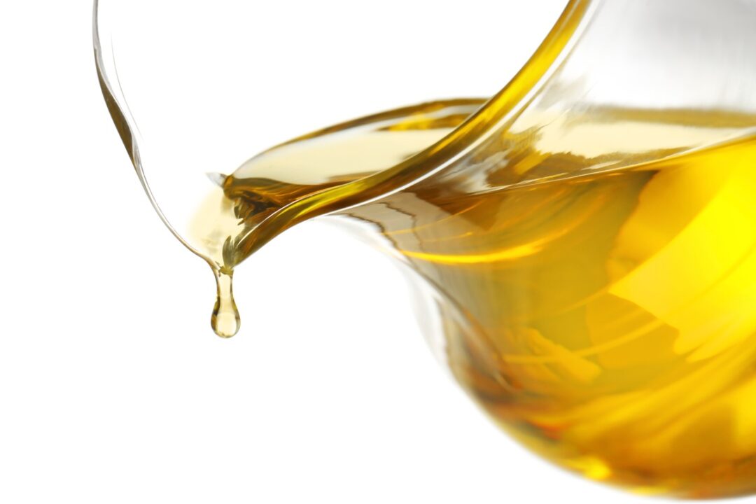 Can You Mix Peanut Oil and Vegetable Oil? (And Should You) - Survival ...