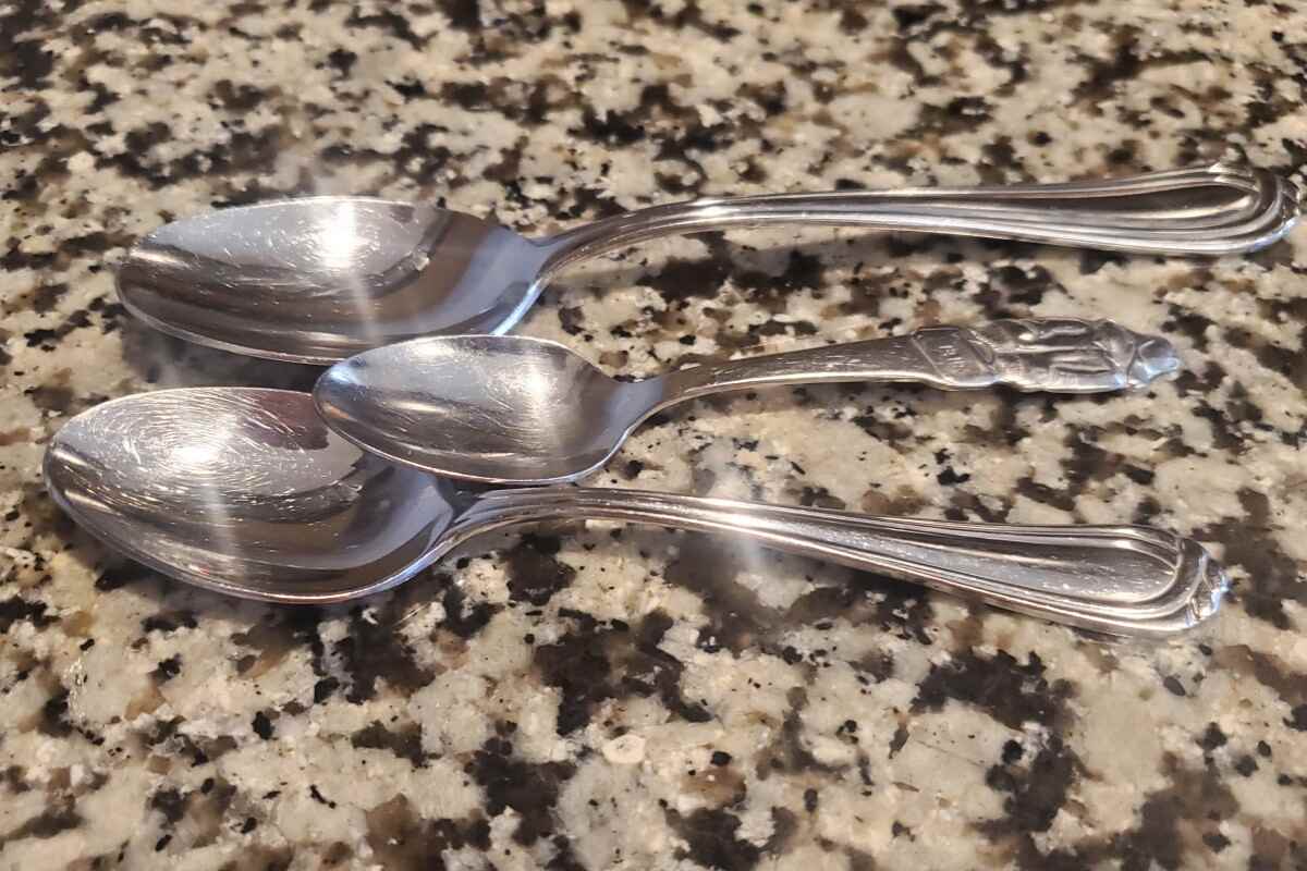 11 Creative Ways to Measure Without Measuring Cups or Spoons - Survival ...