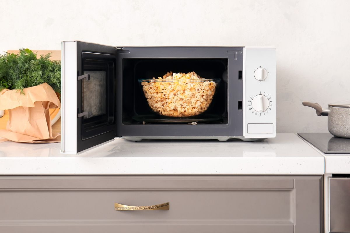 Does Microwave Popcorn Expire? | The USDA Weighs In - Survival Freedom